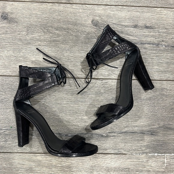 Stuart Weitzman | Shoes | Stuart Weitzman Leather Crocodile Embossed ...